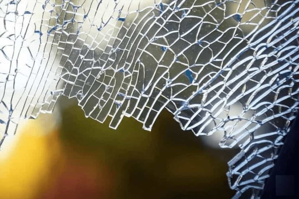Causes of Broken Tempered Glass: 5 Facts